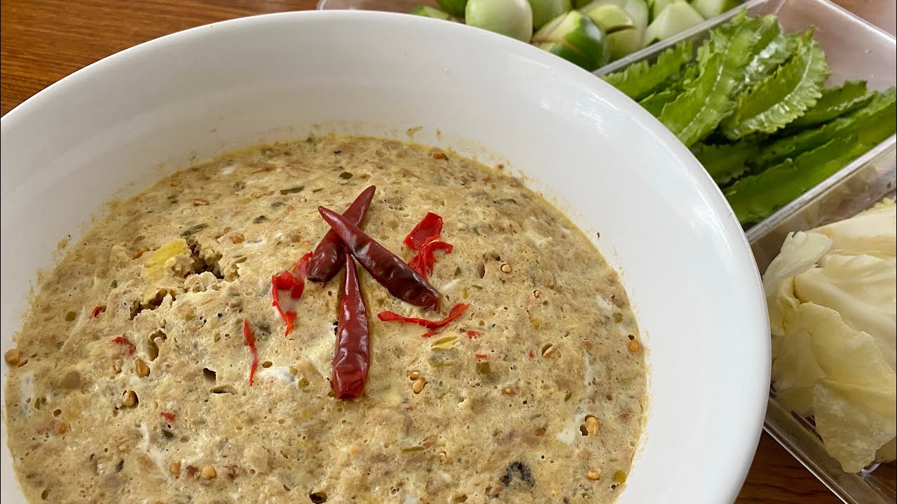 Khmer food Steamed pork&fish paste with eggsប្រហុកពងទាចំហុយ(ក្រសាំង ...