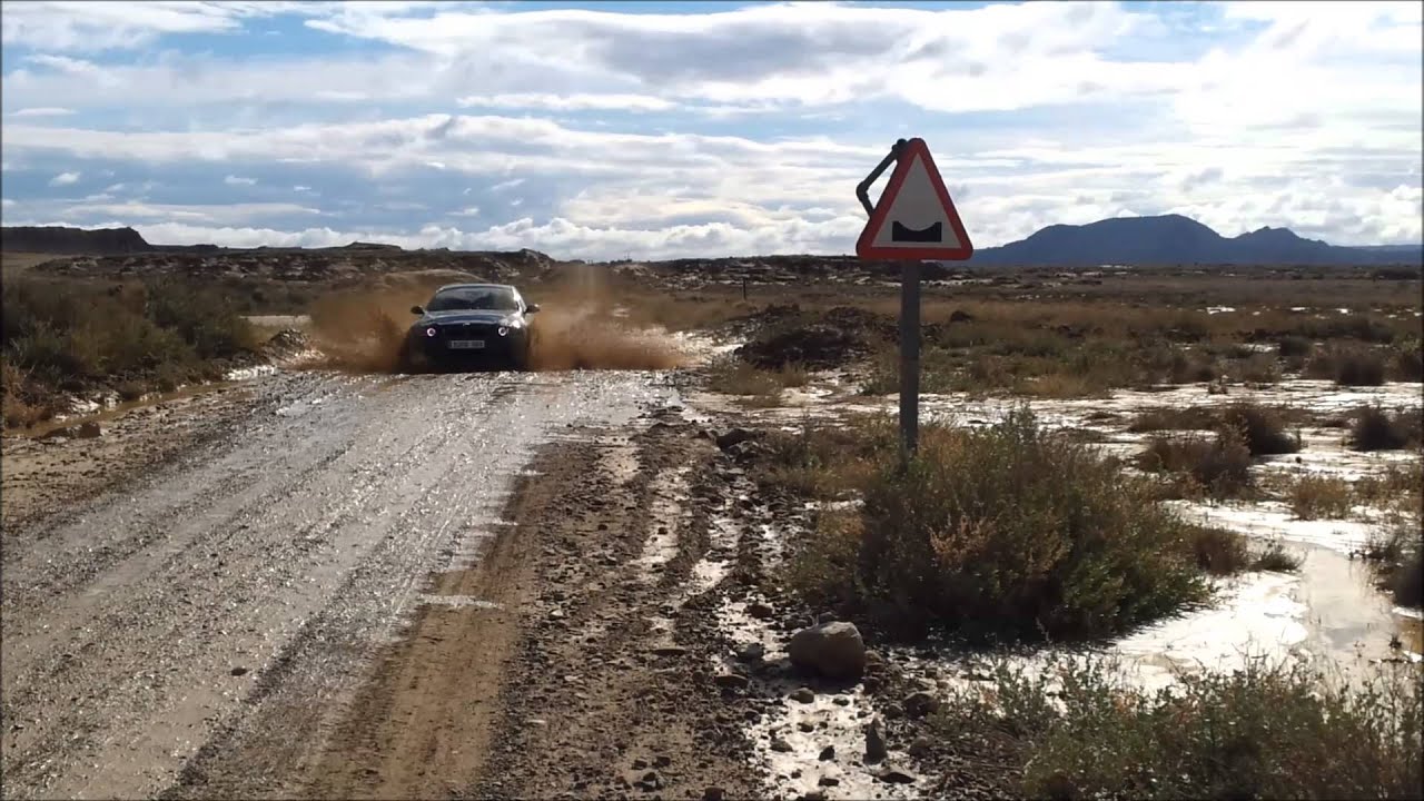BMW e92 serie 3 OFF ROAD - YouTube