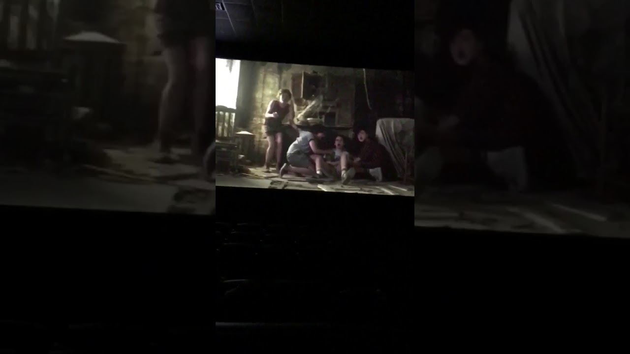 Pennywise gets stabbed in the head - YouTube