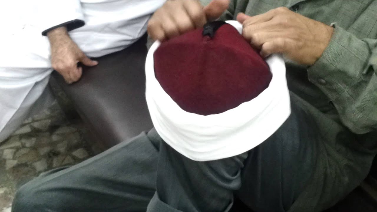 Tying a Tarboosh - YouTube