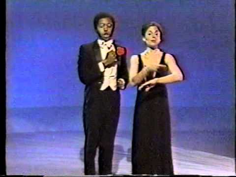 Classic Sesame Street - David and Linda Perform Mary Had a Little Lamb ...