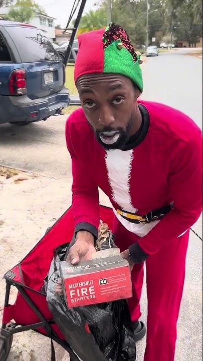 Crackhead Santa in the Hood - YouTube