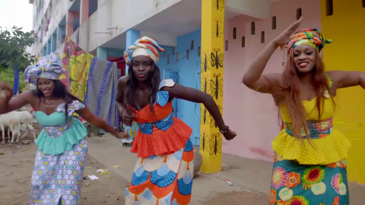 M A S S Wodou Wodou Danse - YouTube