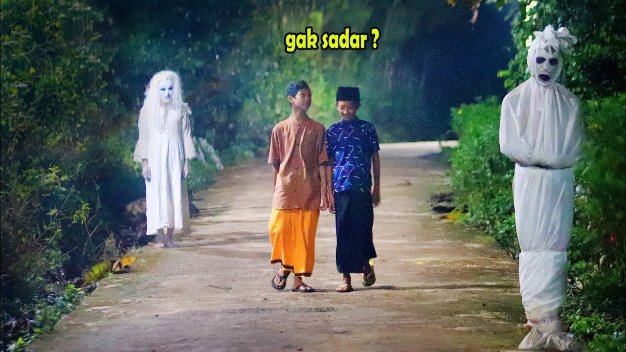 Kompilasi Prank Pocong Terbaik - Pocong Apes Ketemu Kuntilanak Beneran ...