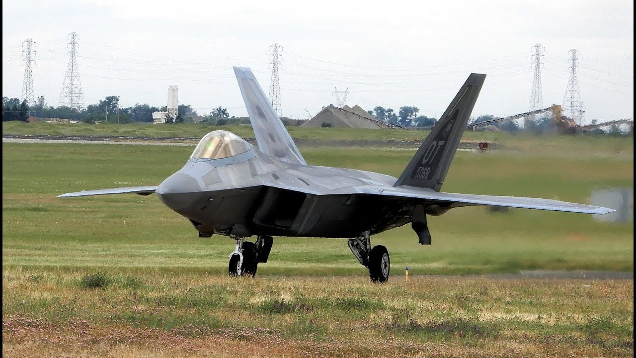F-22 Raptor Start Up, Taxi, Flight Demo at Beale AFB Airshow - YouTube