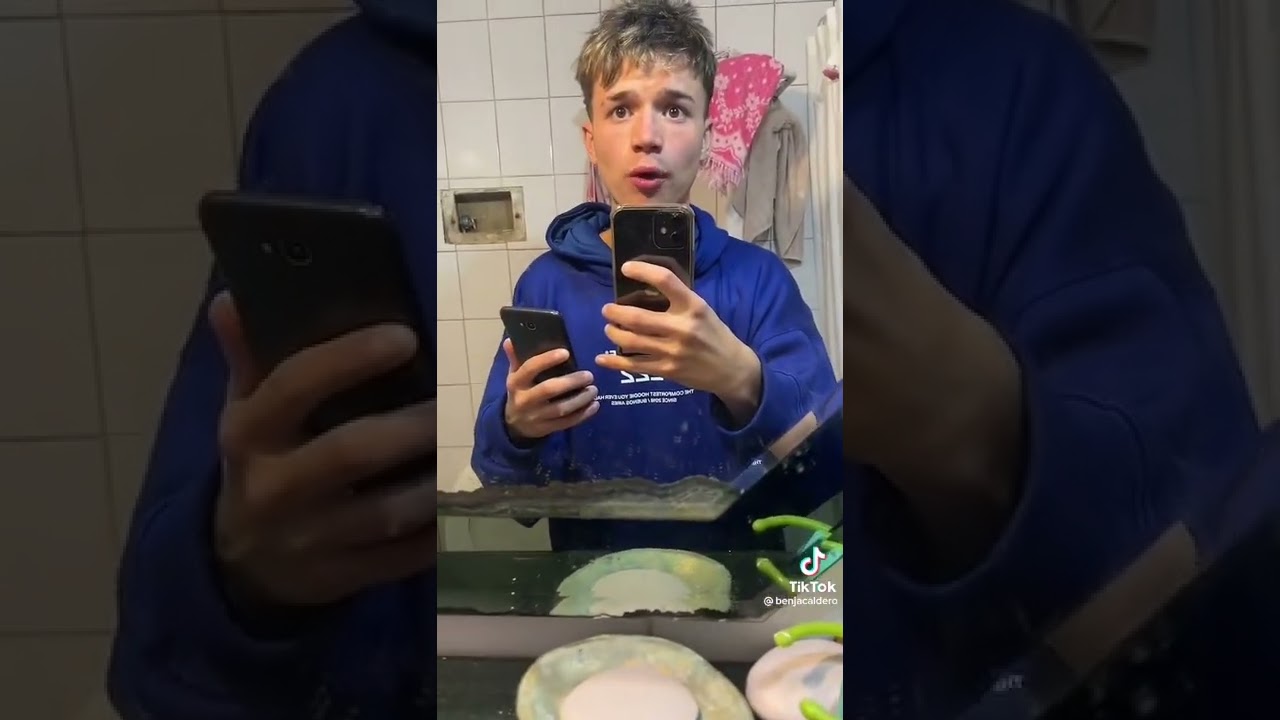 video shorts Benja Calero jugando al Pou - YouTube