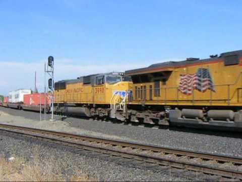 UP 5261 with Westbound ZCSLT at Roseville - YouTube