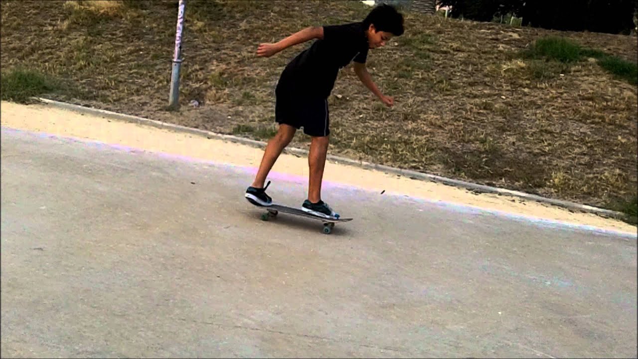 Tutorial de Skate #007 - "Fakie BigSpin" - YouTube