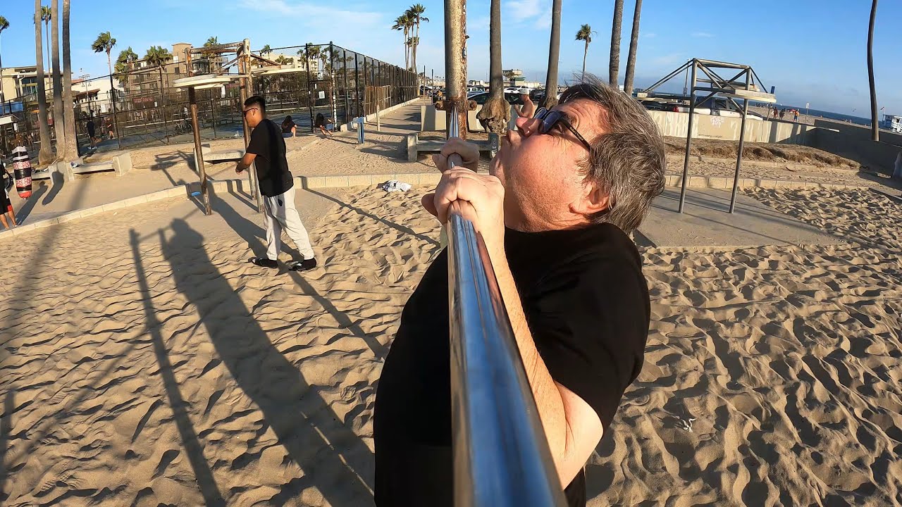 Pullups on Venice Beach, California, Workout in the Sand, 29 July 2021 - YouTube