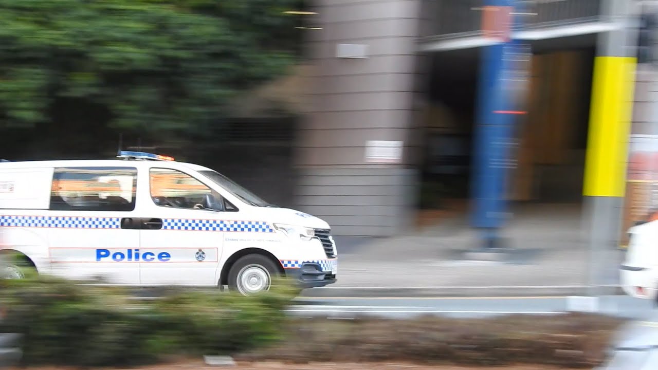 QPS Iload Responding outside Mater Hospital - YouTube