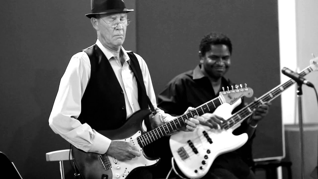 MKG Live at 800 East Blowback - YouTube