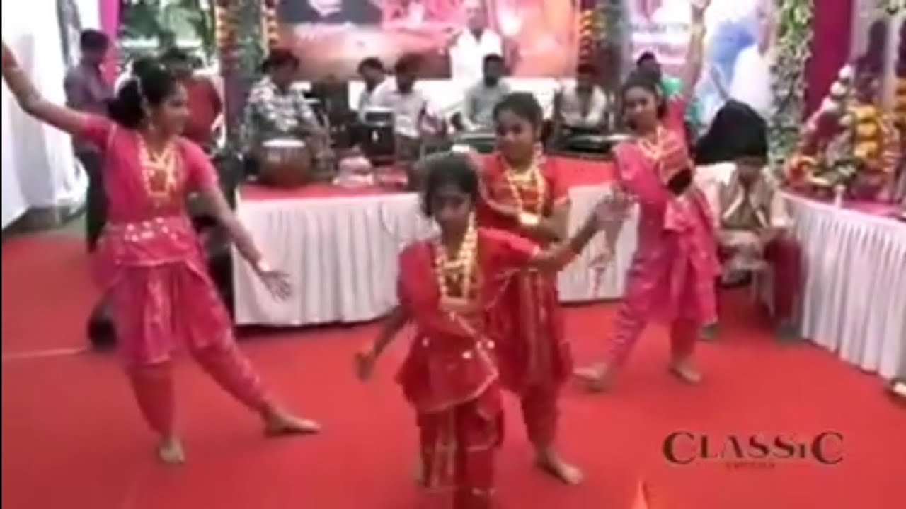 Sindhi Folk Music- Sindhi Dance Performance - YouTube