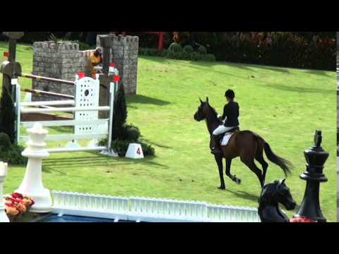 Isabella e Clyde Z - Mini GP Sitio Chuin 1,30m. - YouTube