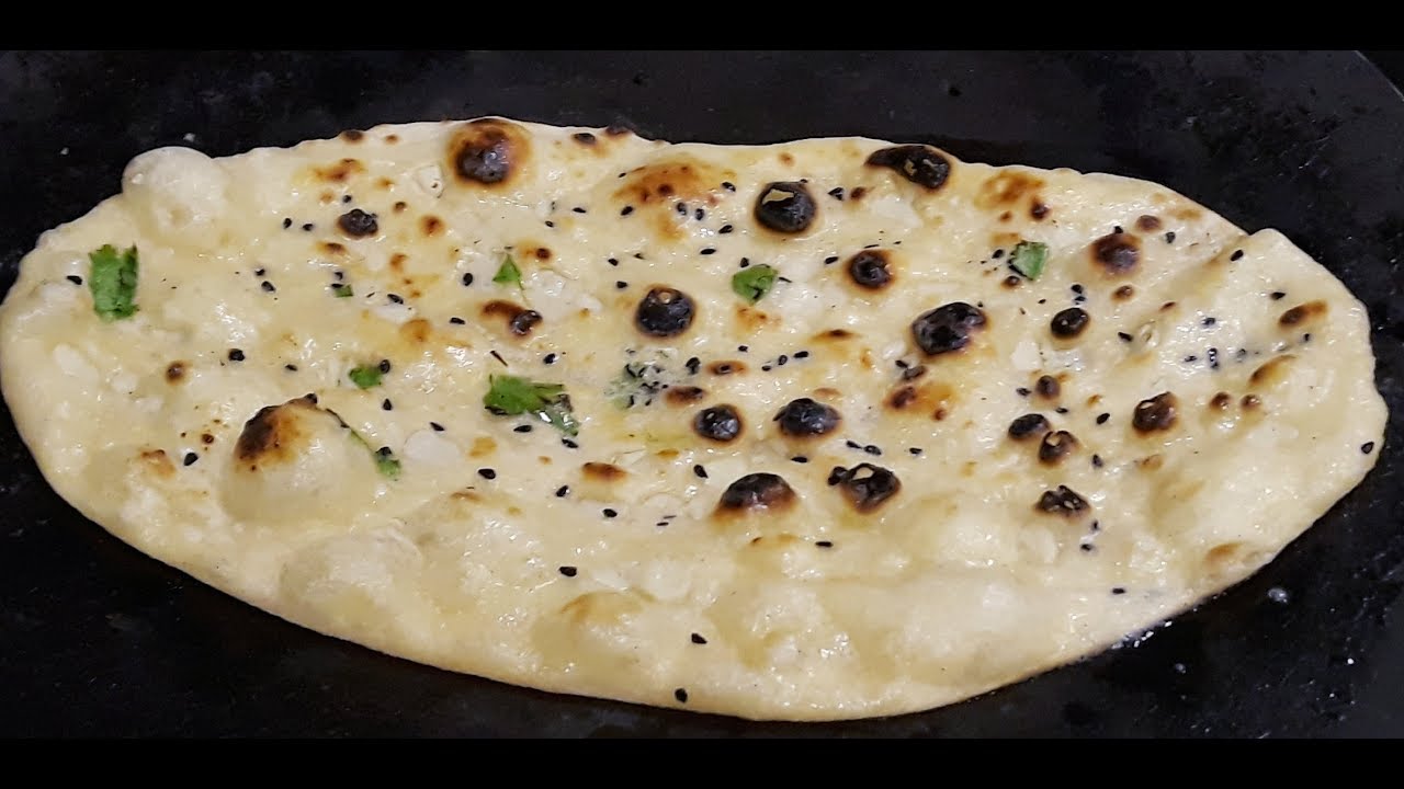 Restaurant Style Garlic Naan | Eggless Garlic Naan Recipe | Butter Naan ...