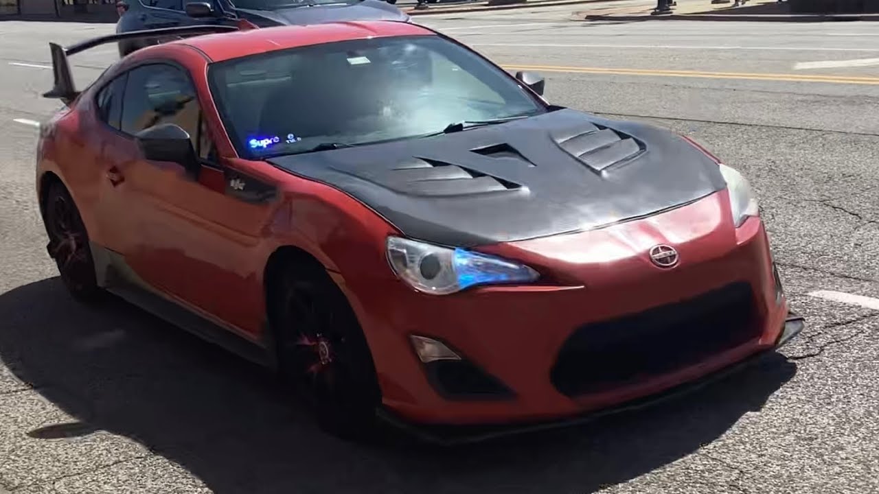 Spotted that modified Scion FRS in Oak Lawn, Illinois again. - YouTube