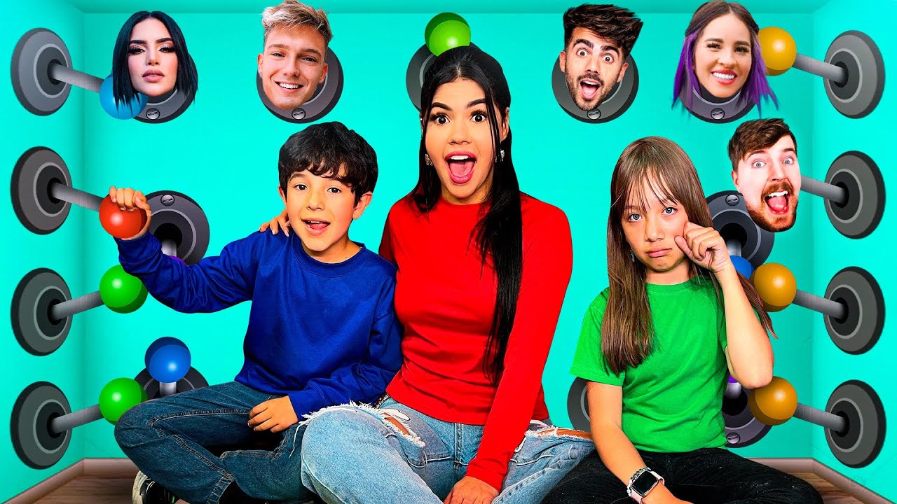 BABY RICK y su NOVIA BAJAN 100 PALANCAS de BESAR, CASAR o ELIMINAR ...