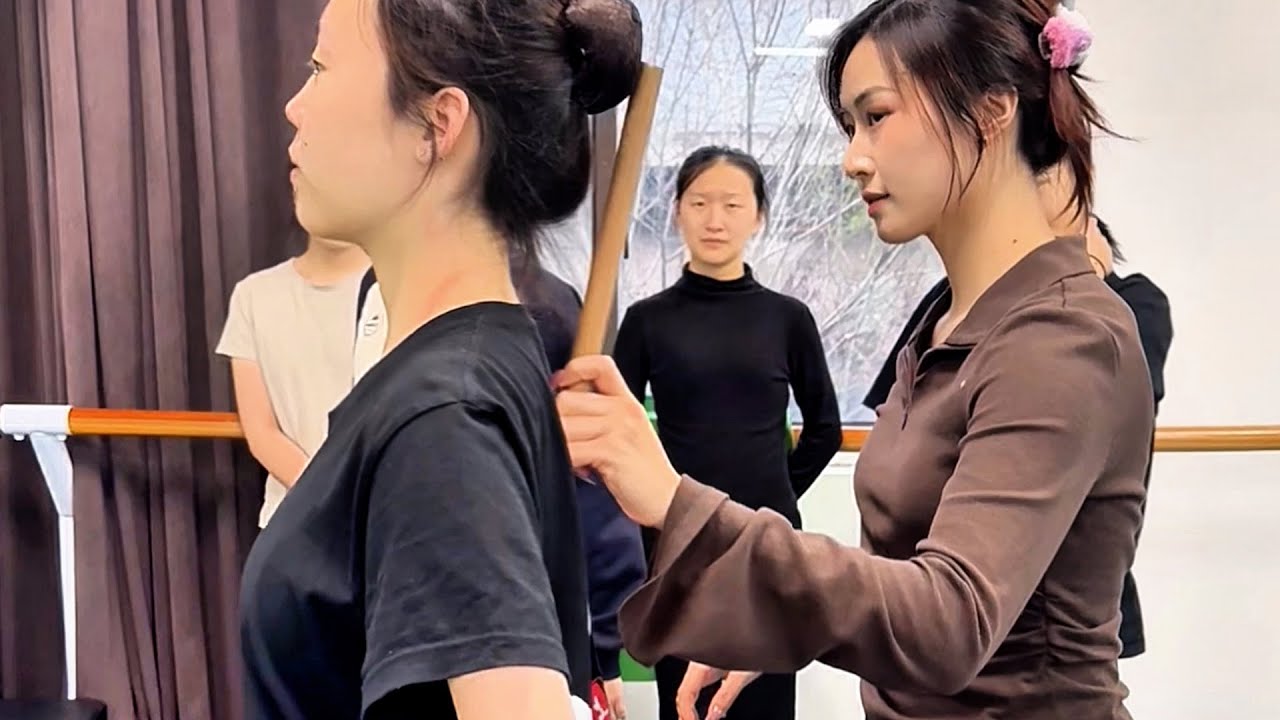 Chinese Dancing Girls Dance Techniques Training：Improve your Chinese ...