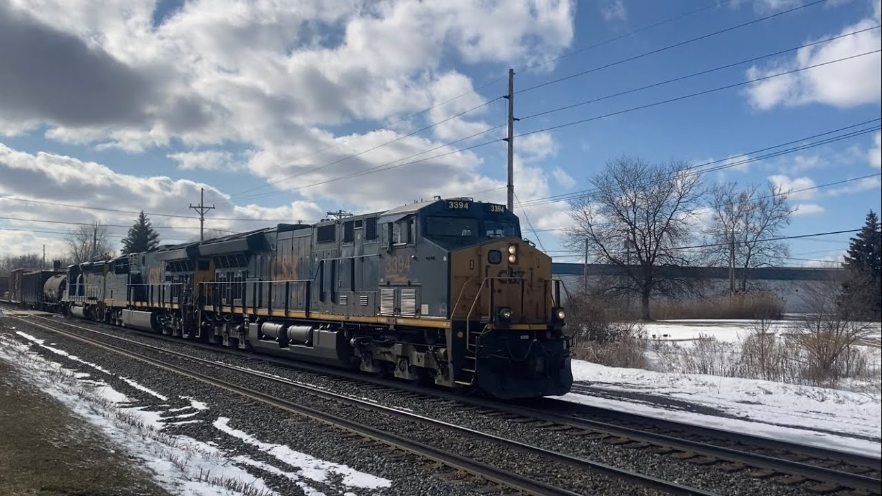 CSX 3364 leads q634 with an sd40-3 - YouTube