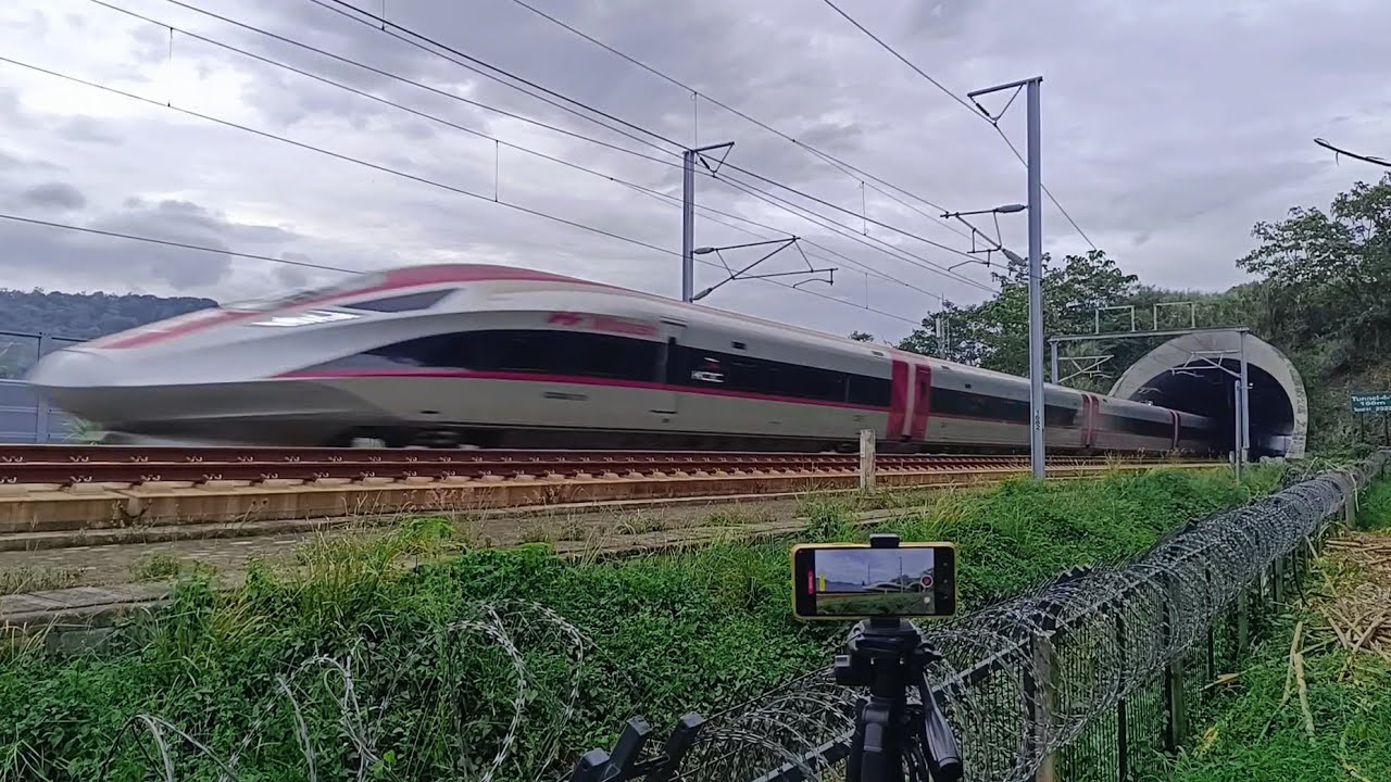 SHORTEST TUNNEL! Whoosh Indonesia High Speed Train - YouTube