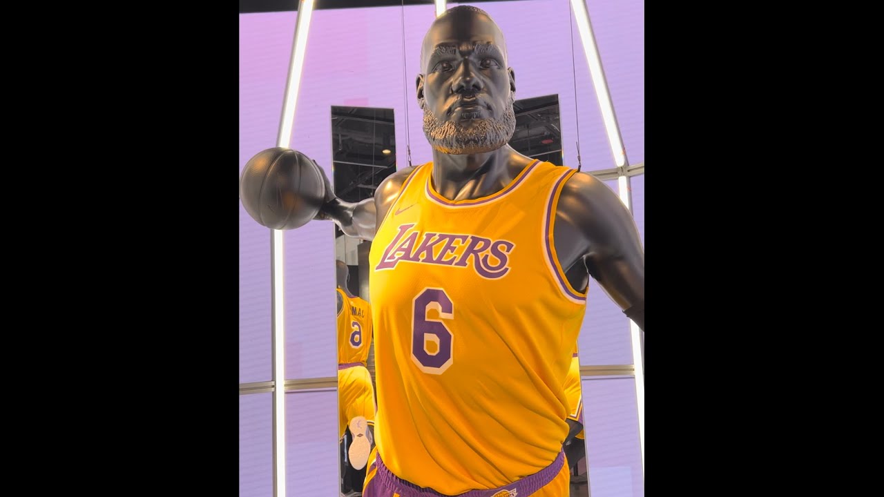 LeBron James Statue - YouTube