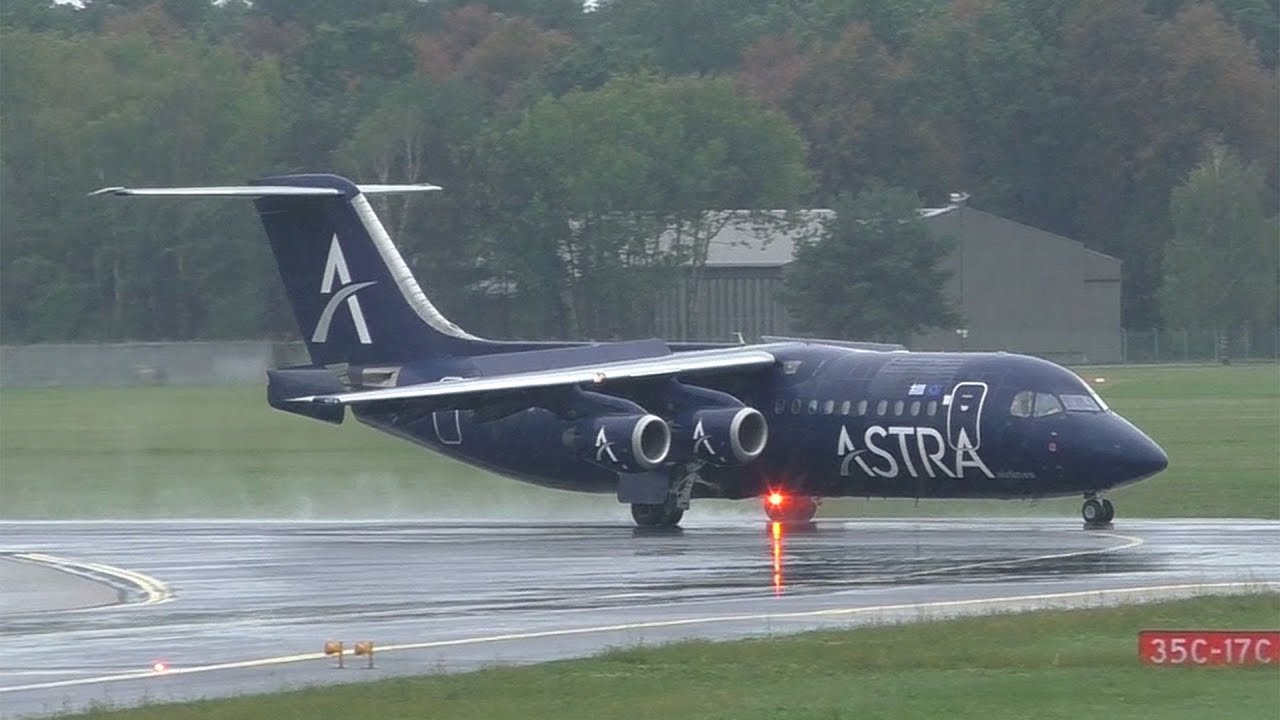 *VORTEX* Astra Airlines BAe 146-300 landing at Graz Airport | SX-DIZ ...