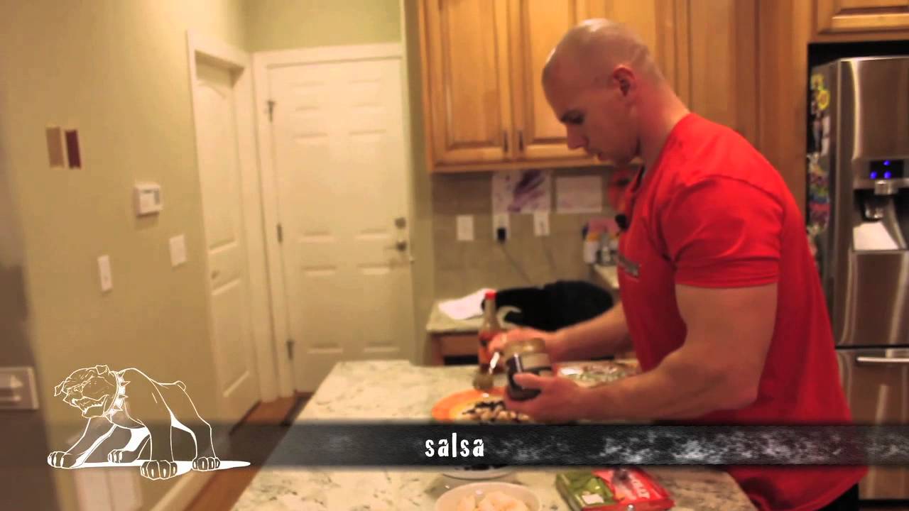Muscle & Strength: Kurt's Kitchen - Saturday Night Burritos - YouTube