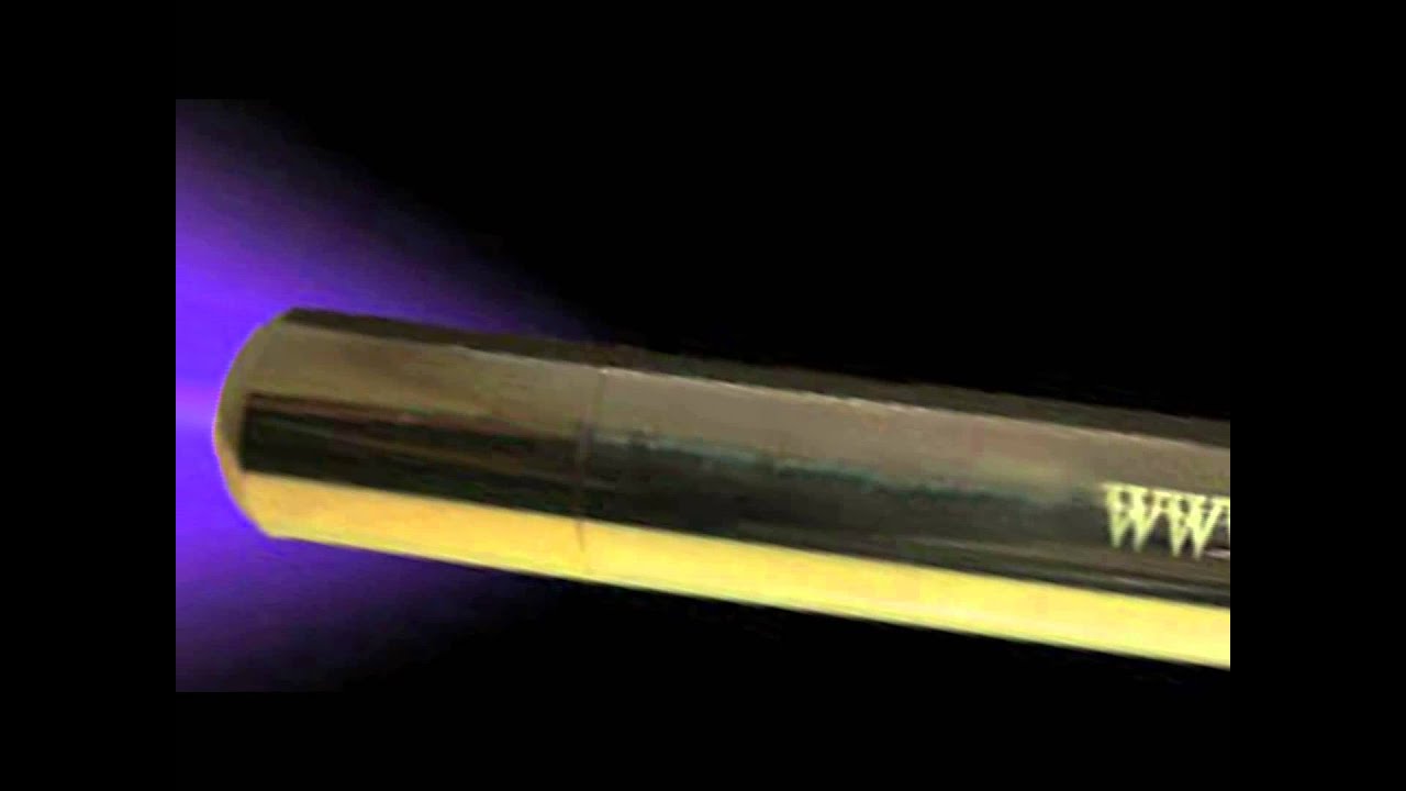 LifeShield Laser Improves Elderly Cat - YouTube