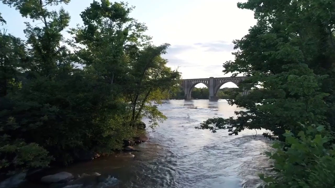 Beautiful DJI Phantom 4 Pro Drone Flying to the CSX A-Line Bridge ...