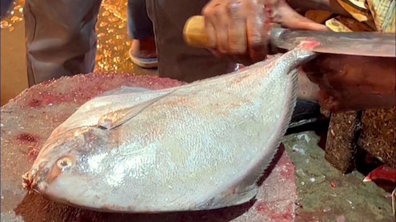 Nice Cutting Style | Big Pomfret Fish Cutting Live In Fish Market - YouTube