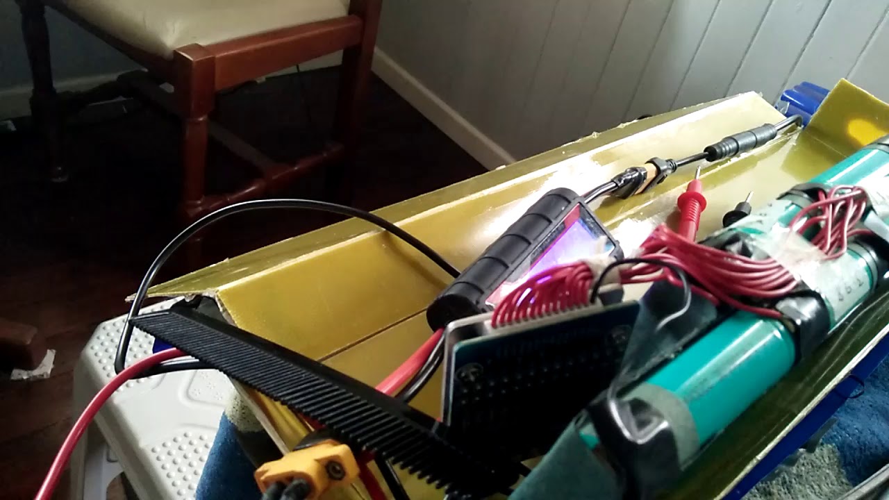 BMS balance charging (activity at 10 seconds in) - YouTube
