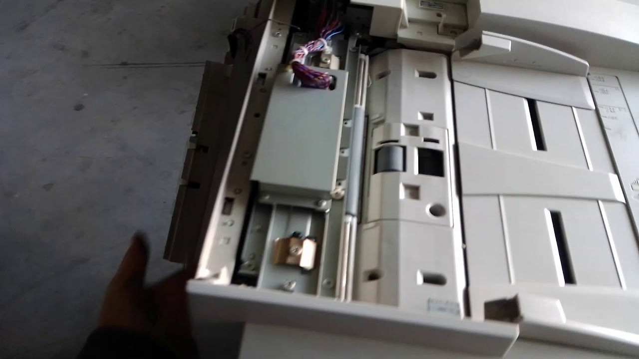How to remove paper jam in copy machine // Jak usunąć zacięcie papieru ...