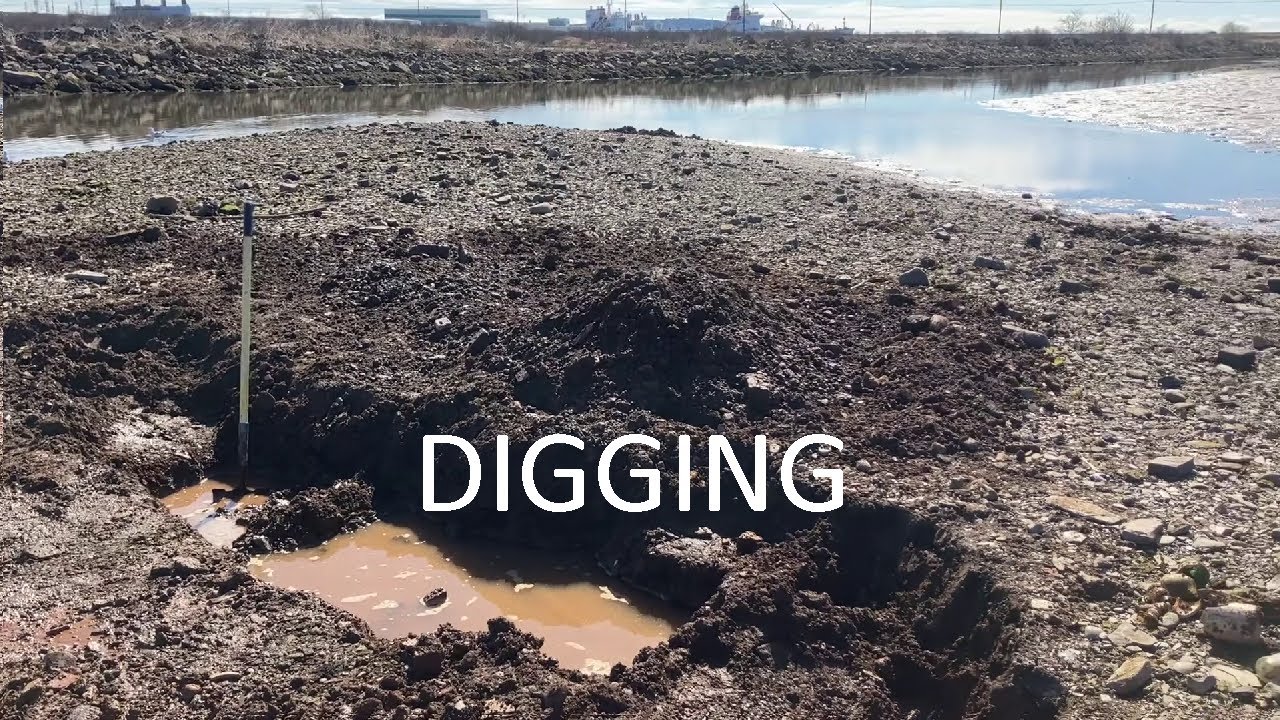 Digging in the mud at Marsh Creek ! - YouTube