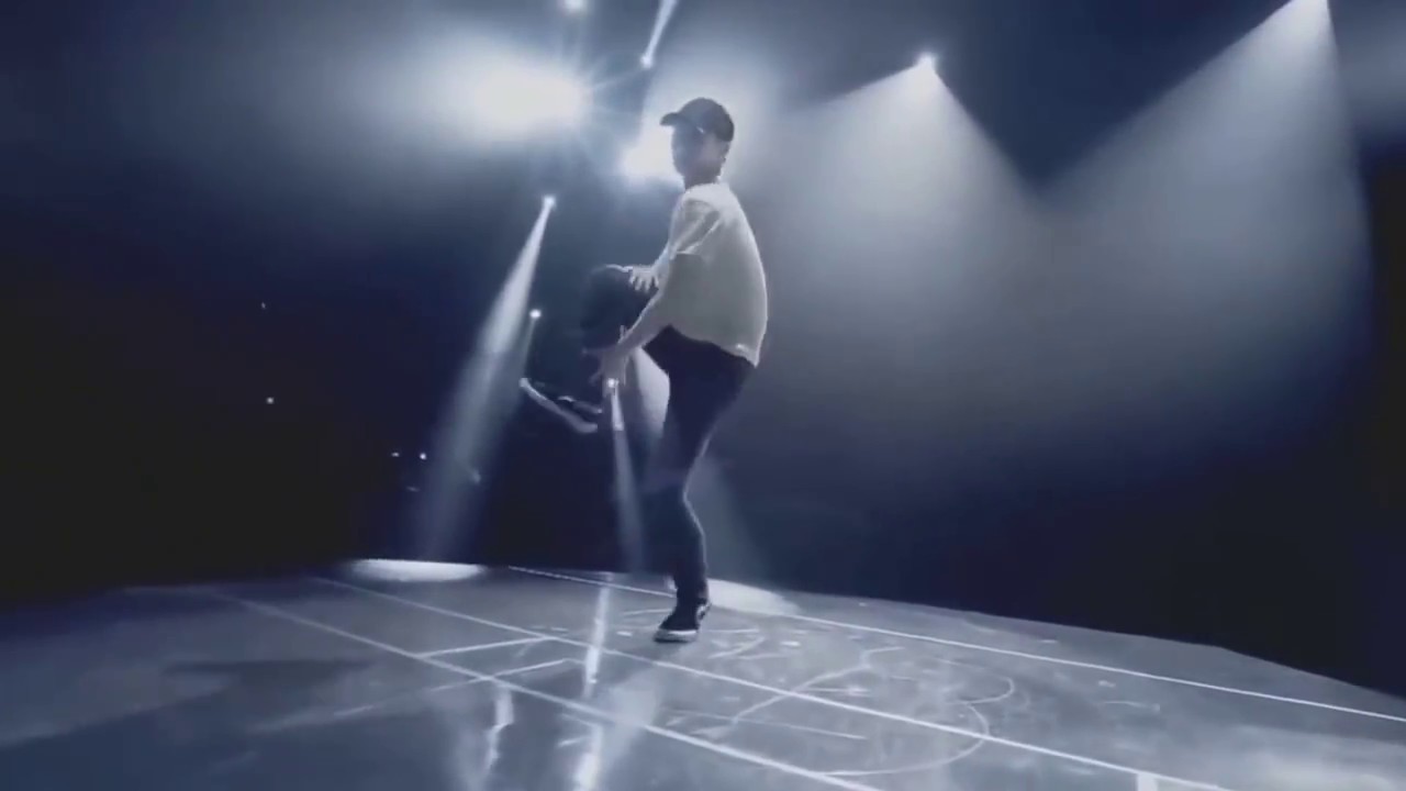 EXO Lay Dancing Compilation - YouTube