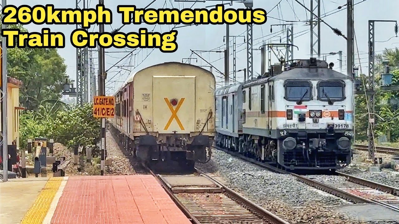 FAST AND FURIOUS 260kmph Crossing- WAP7 Darbhanga SF crosses WAP7 ...