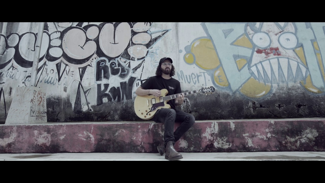 Bubó - Loco Enamorado (Video Oficial) - YouTube