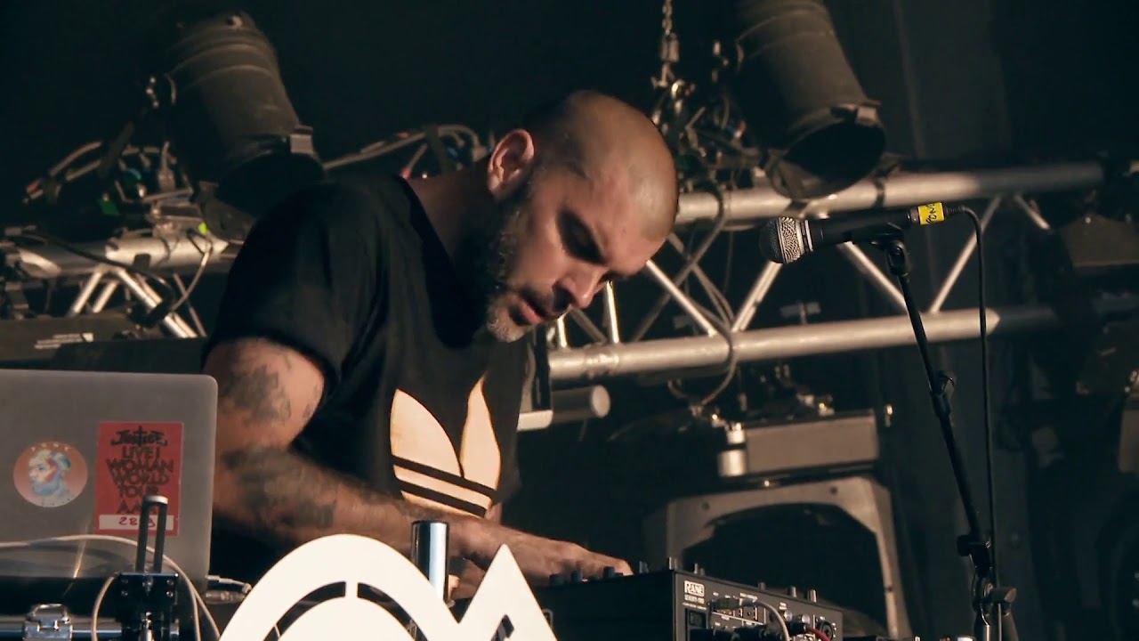 DJ Pone - Svinkels (LIVE @HELLFEST, CLISSON 2018) - YouTube