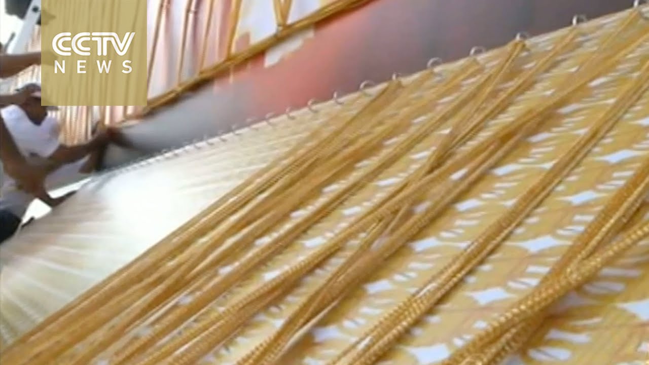 5KM! The longest Gold chain on display in Dubai - YouTube