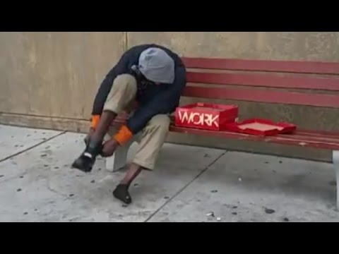 Why This Police Officer Bought Shoes for a Barefoot Homeless Man - YouTube