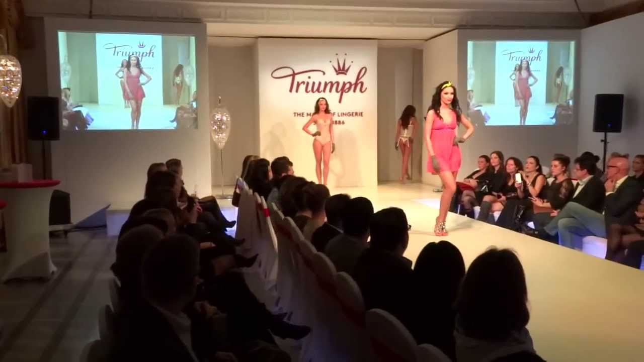 Triumph Show Gerbeaud Átrium 2014 - YouTube