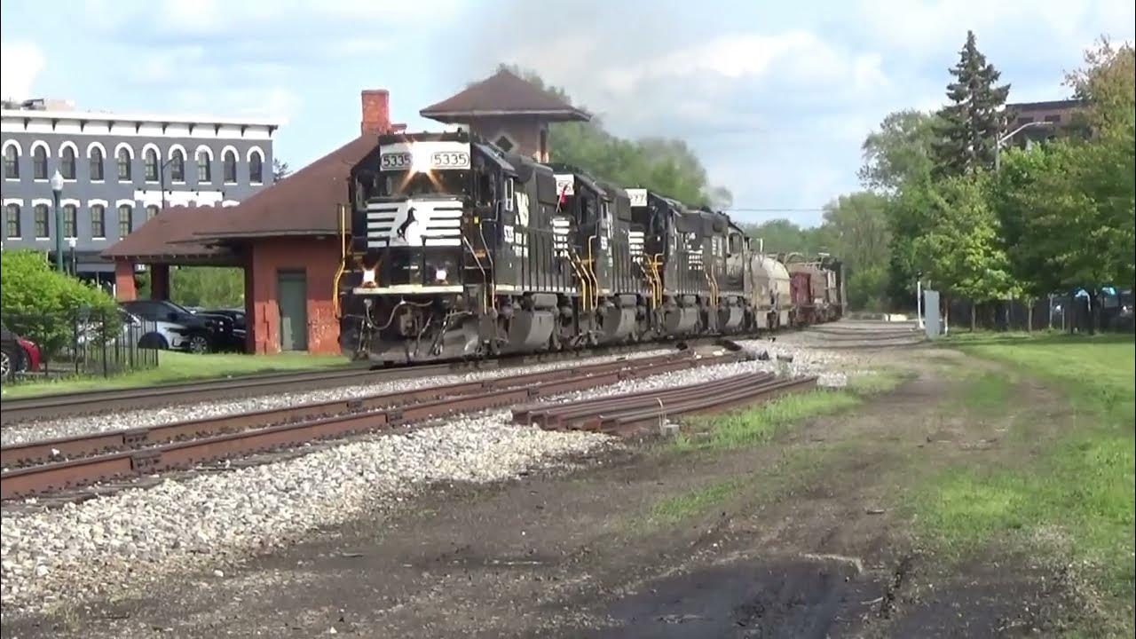 A pair of GP38-2s & SD40-2s work hard to pull a lengthy B25 through Ypsilanti and Chelsea, MI ...