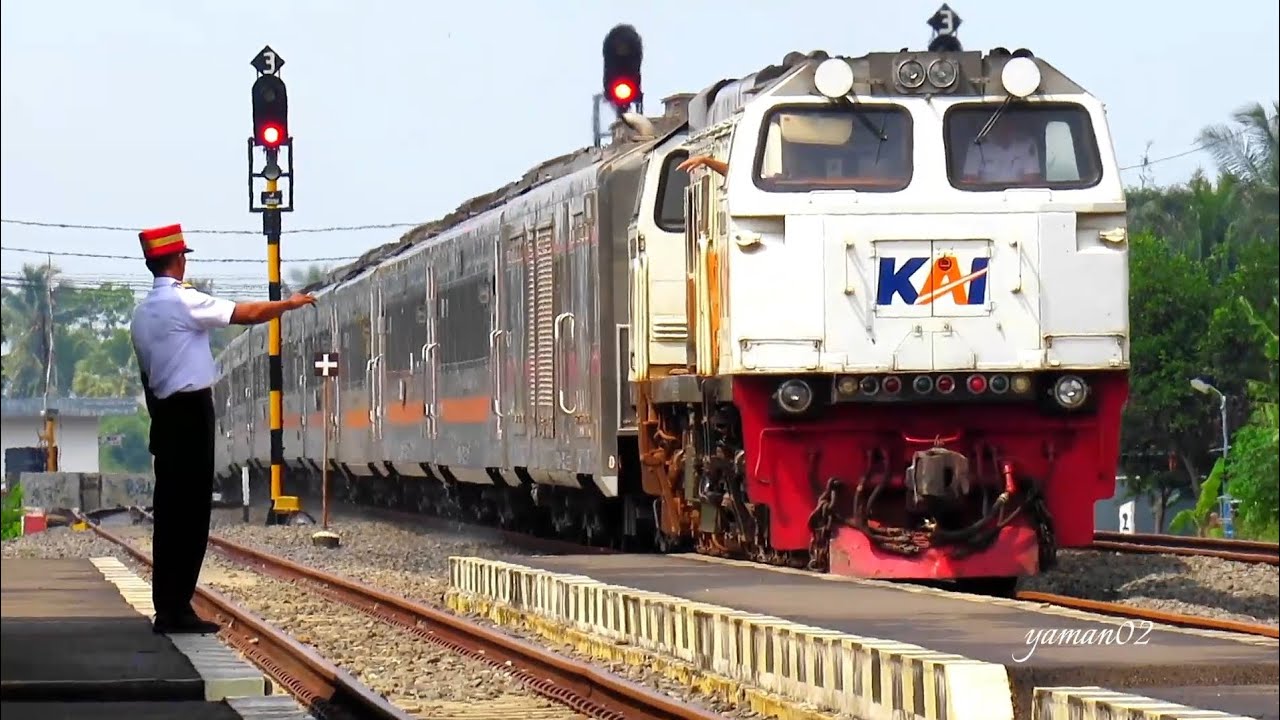 VIDEO KERETA API DI STASIUN MANONJAYA TASIKMALAYA JAWA BARAT - YouTube