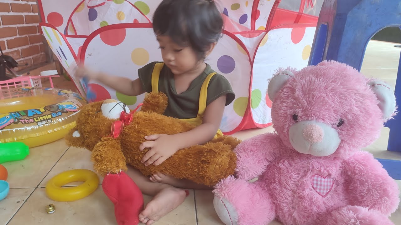 BERMAIN BONEKA - YouTube