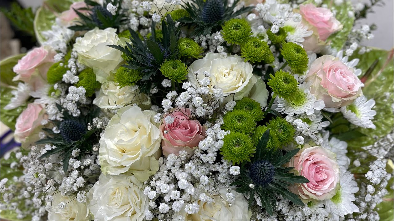 How to make Flower composition . Come facciamo composizione di fiori ...