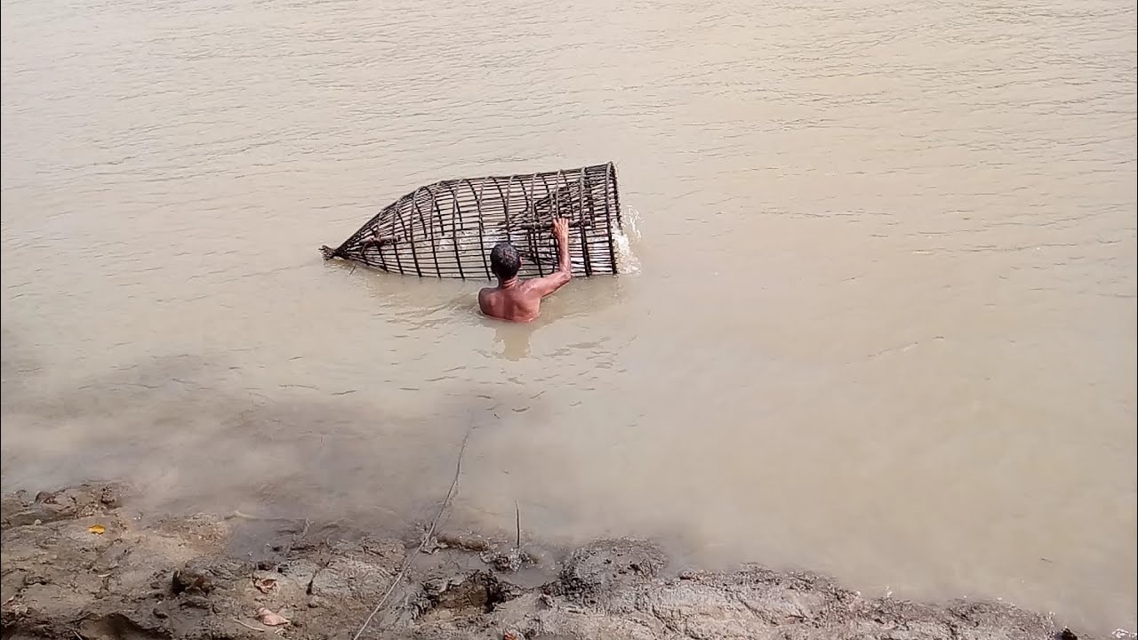 Fishing Trick in River | The Barak River - YouTube