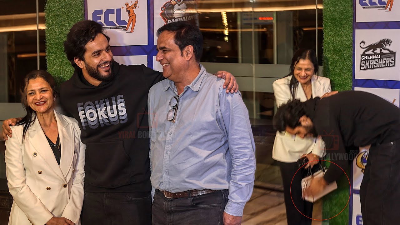 Abhishek Malhan with Family Mom Dimple Malhan and Dad Vinay Malhan at ...