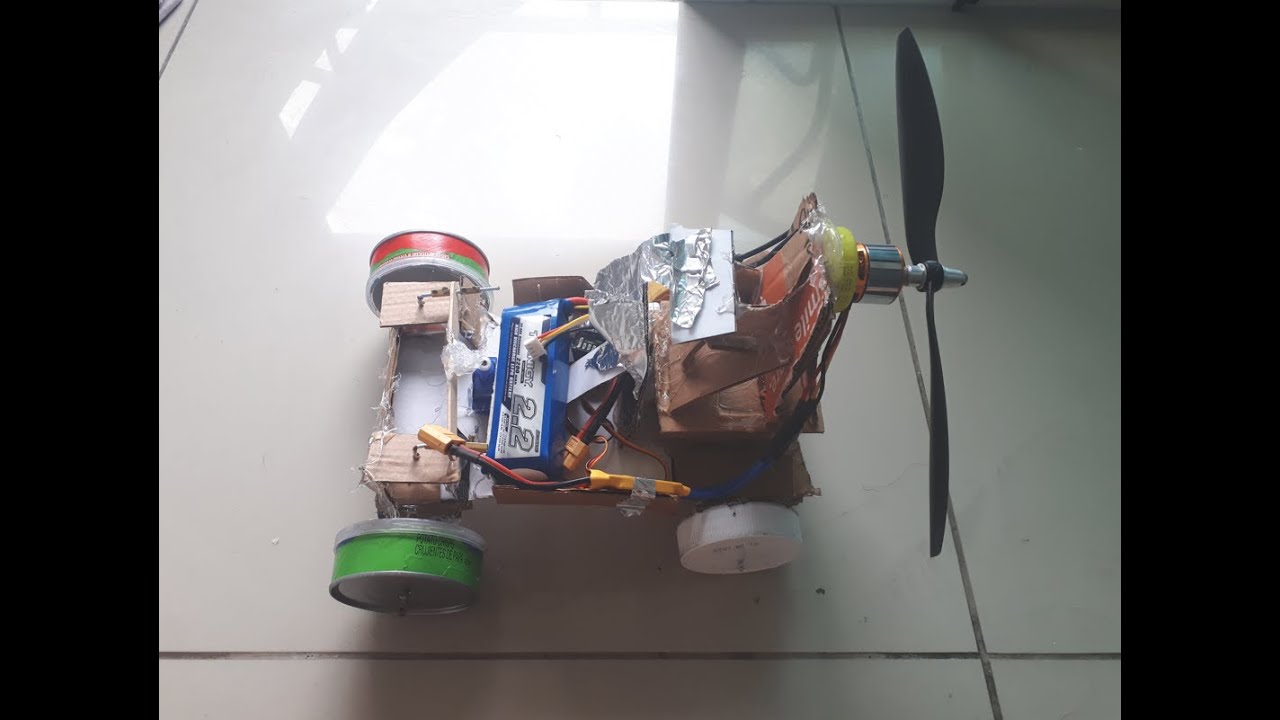 Propeller RC car - YouTube