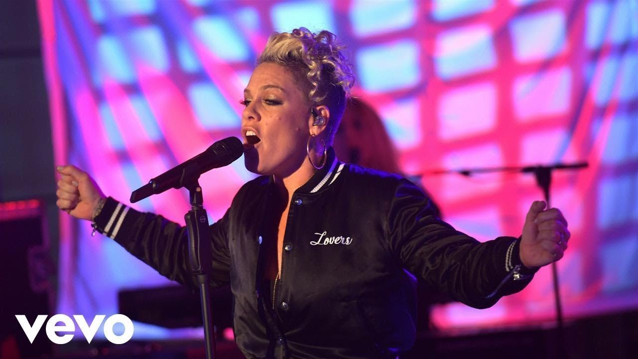 Pink - try - live - YouTube