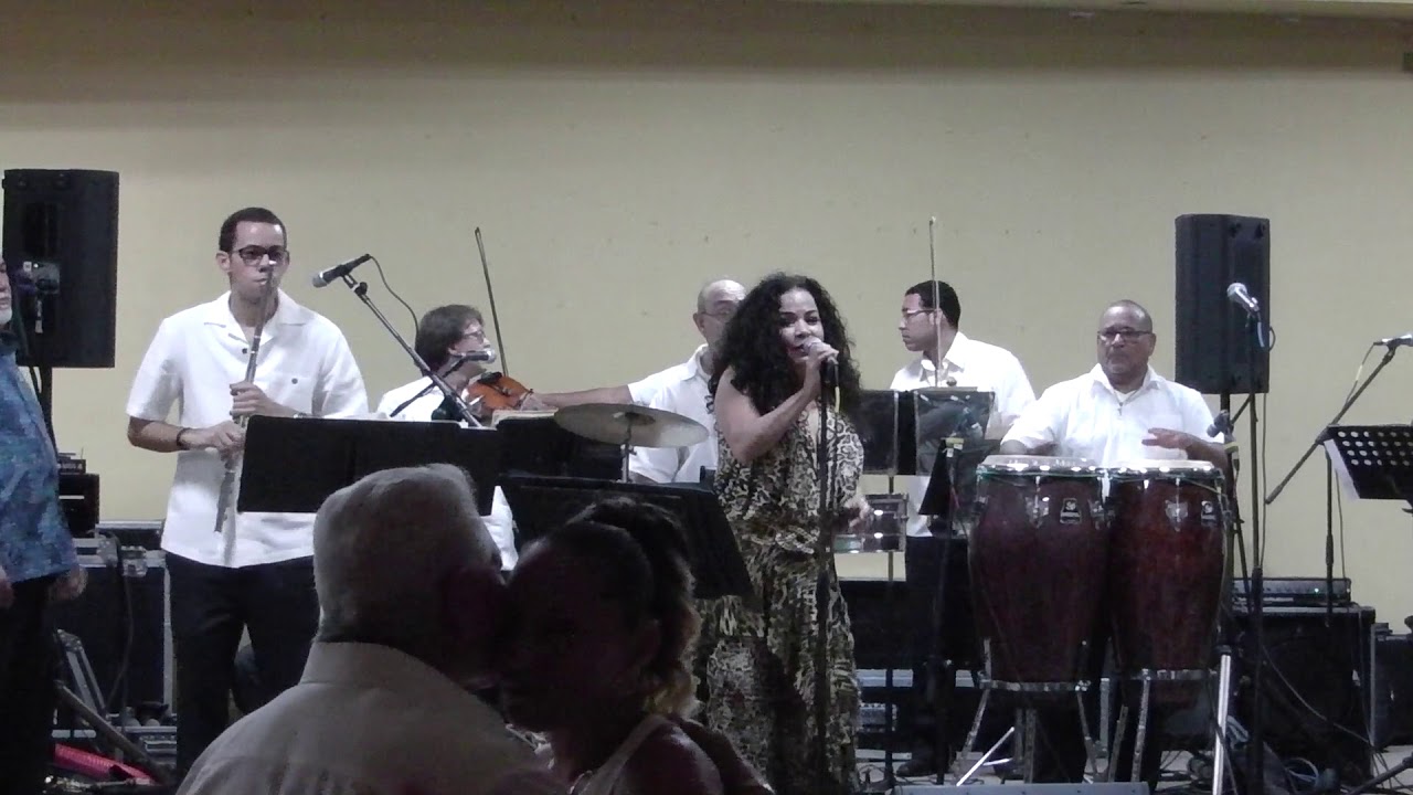 "LUCY NEVAREZ y LA CRIOLLA" - YouTube
