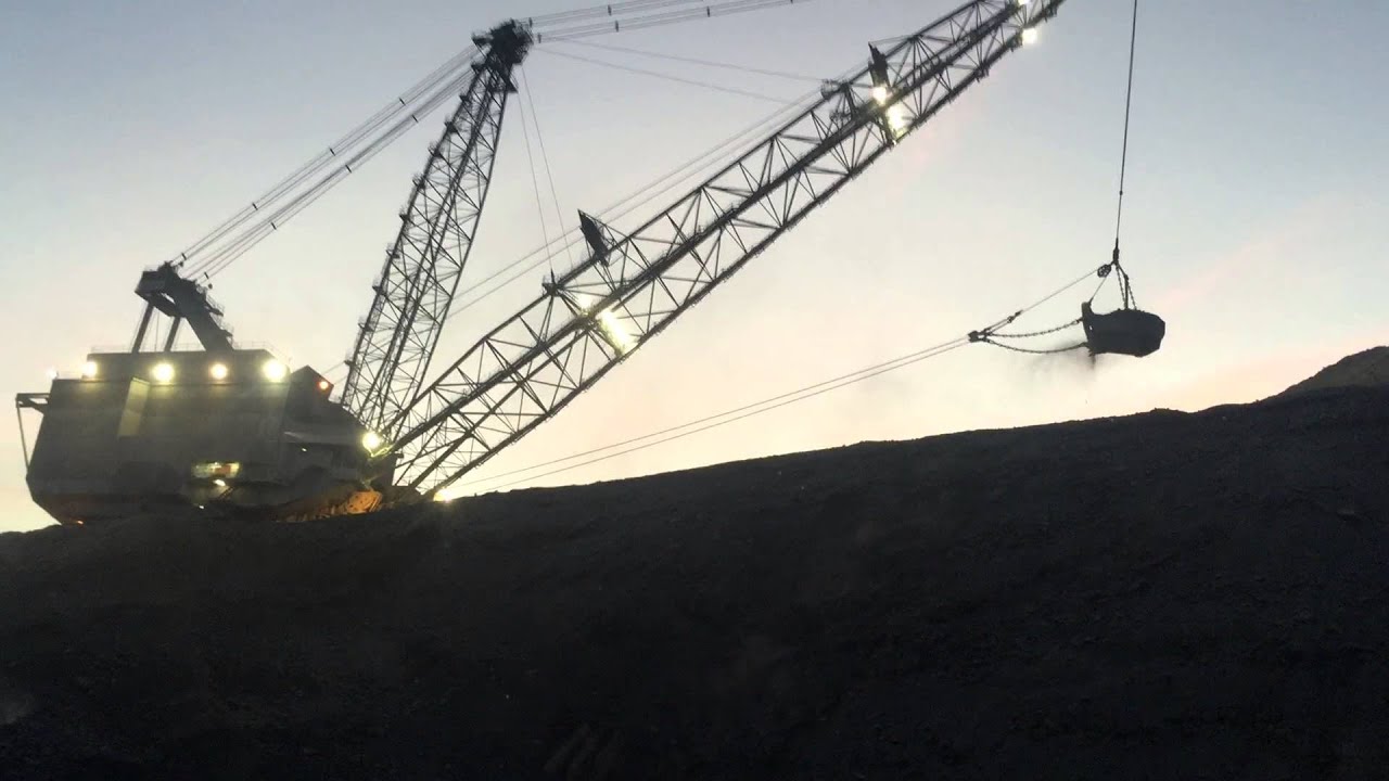 Live Action P&H 9020 Dragline - YouTube