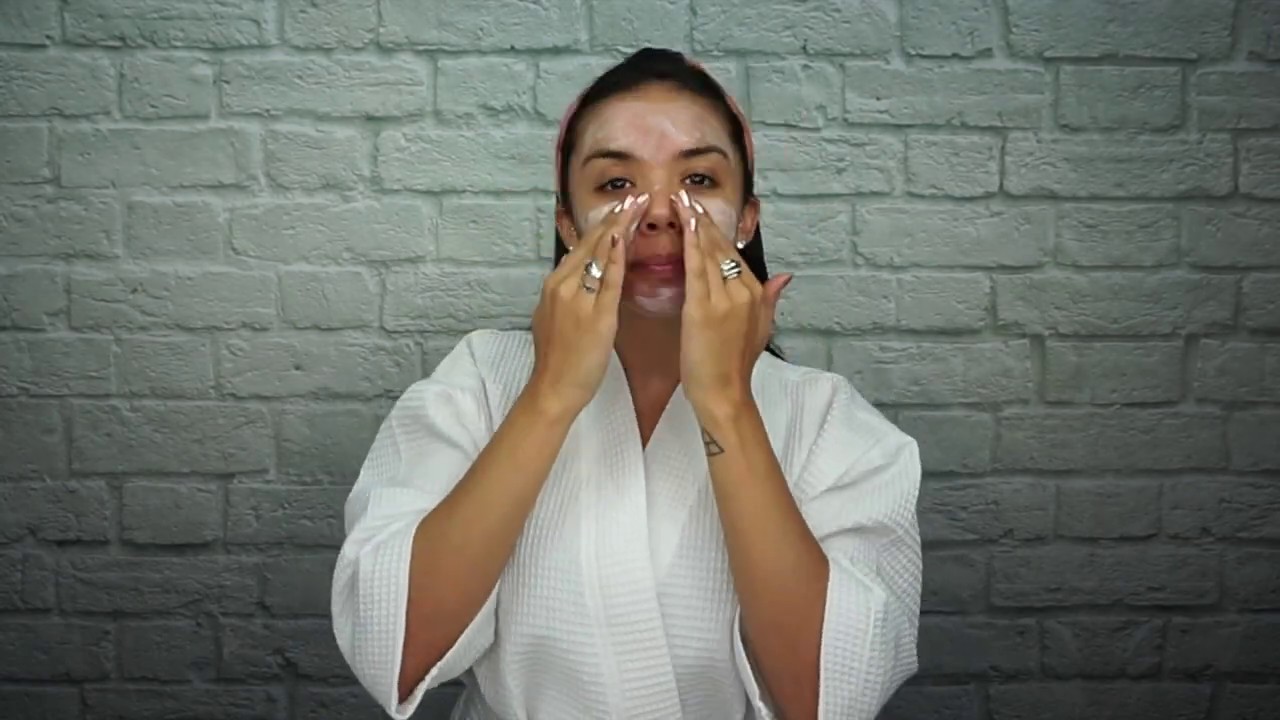 MICROFACIAL Exfoliating Masque Tutorial - YouTube